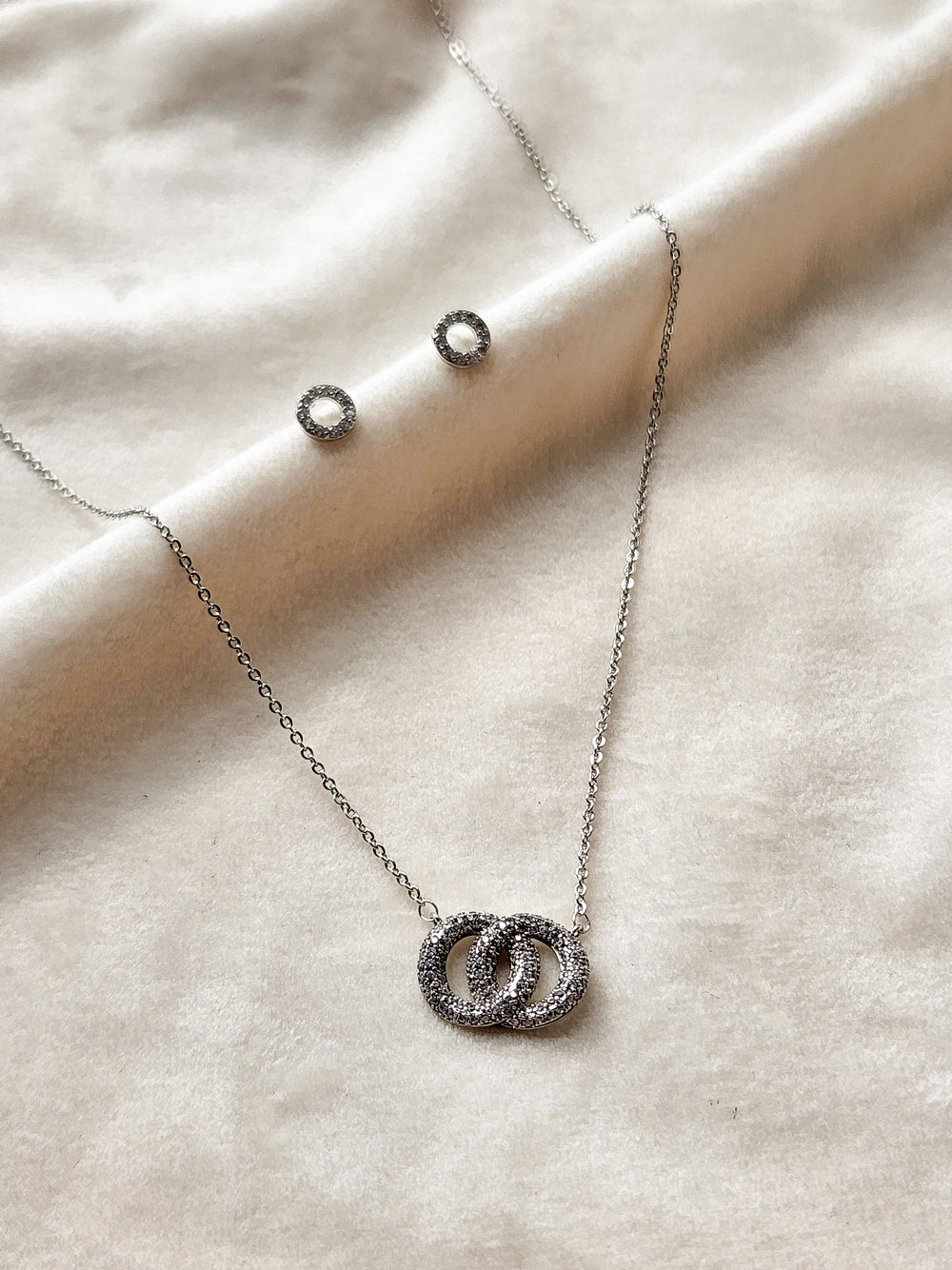 Set zirconias Kooko & Kaanela circulos abiertos KKCOLL-581