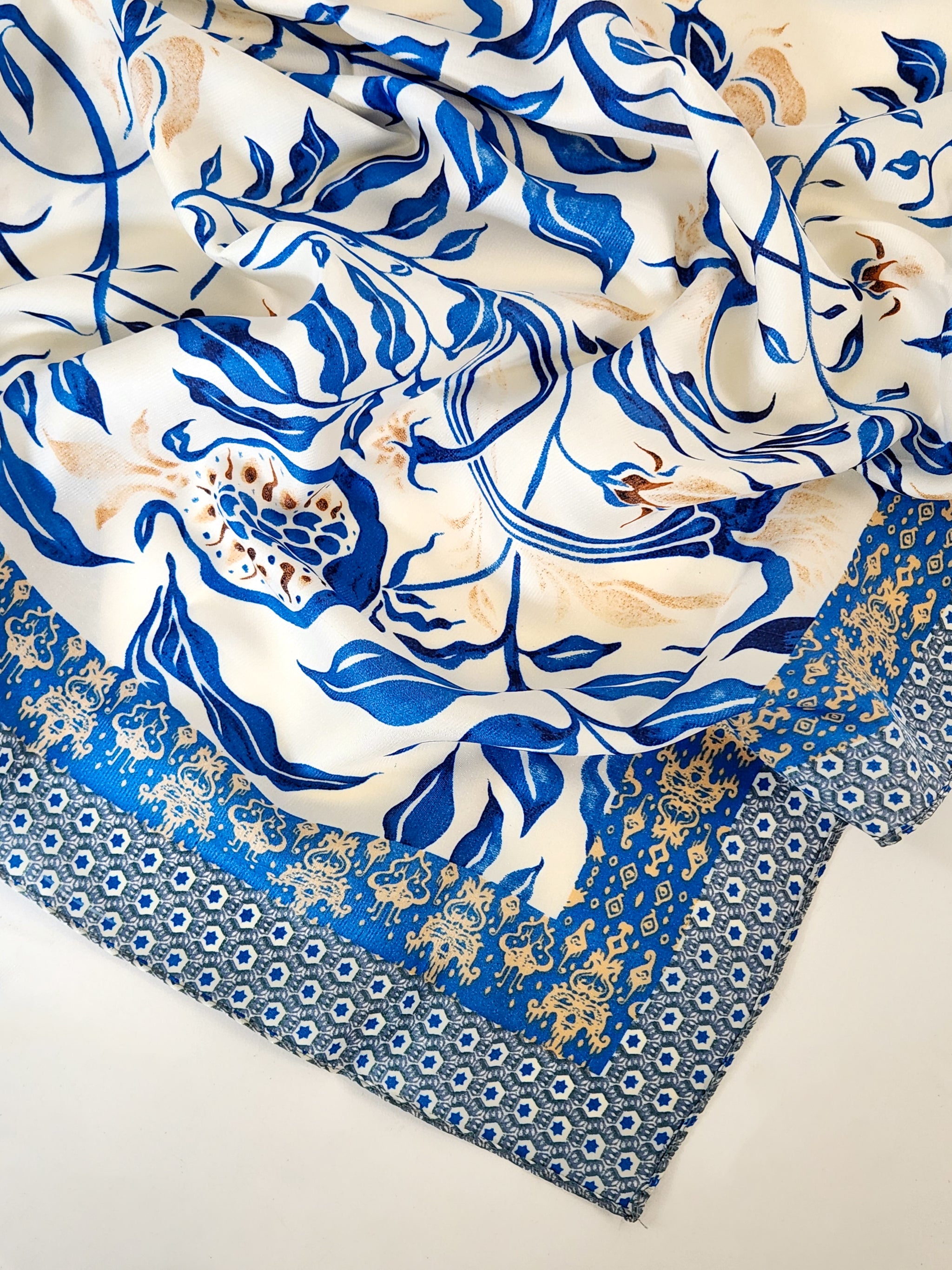 Bufanda azul de mujer, color elegante, tamaño único, material suave